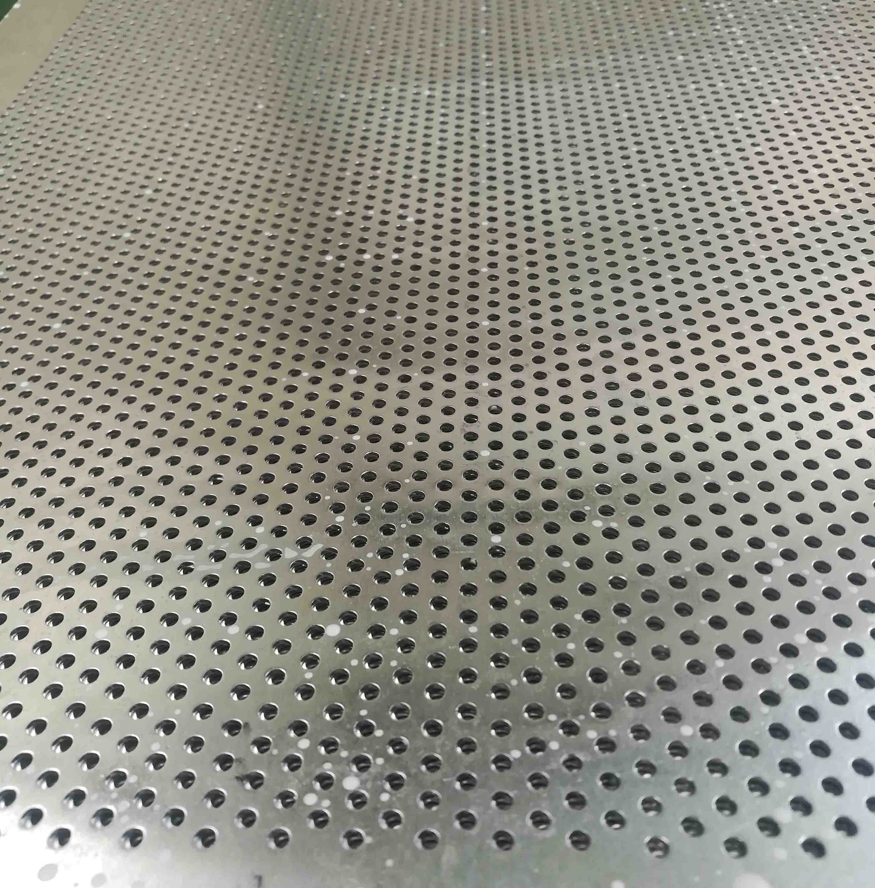 60 Degree Staggered Perforated Wire Mesh Sheets